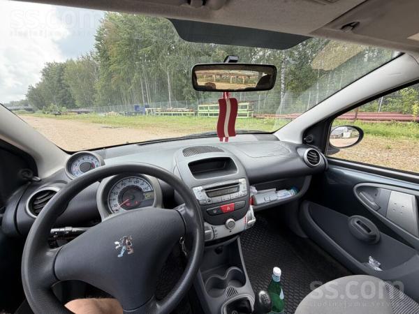 Серый Пежо 107 2008 в Рига, объемом двигателя 1.00 л и пробегом 150 тыс. км за 950 €, фото 10 на AUTOMOTO.COM.LV