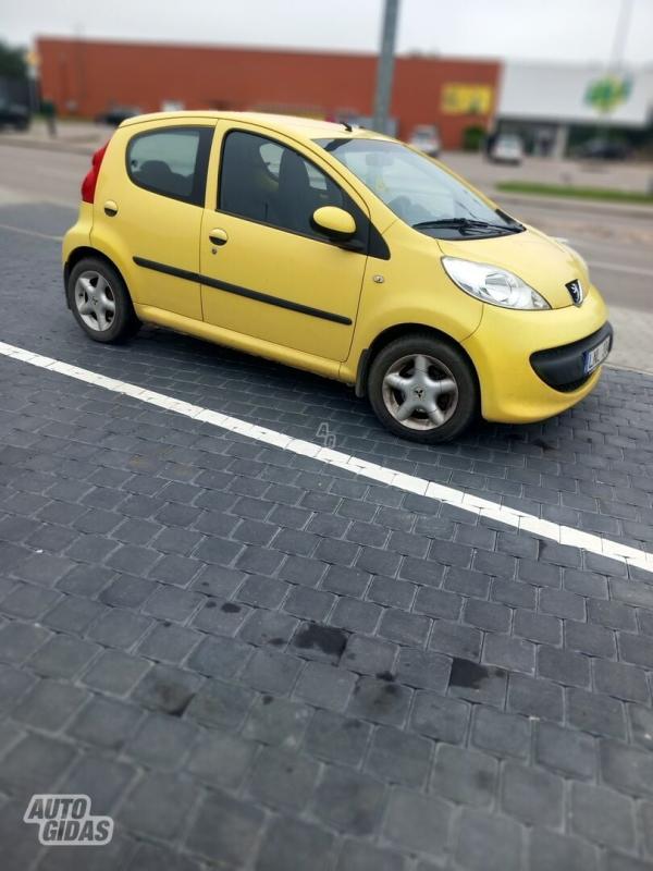 Peugeot 107 2005 in Ukmerge, with an engine capacity of 1.00 L and mileage of 240 thousand km for 999 €, photo 1 on AUTOMOTO.COM.LV