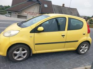 Peugeot 107 2005 in Ukmerge, with an engine capacity of 1.00 L and mileage of 240 thousand km for 999 €, photo 4 on AUTOMOTO.COM.LV