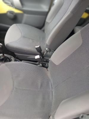 Peugeot 107 2005 in Ukmerge, with an engine capacity of 1.00 L and mileage of 240 thousand km for 999 €, photo 7 on AUTOMOTO.COM.LV