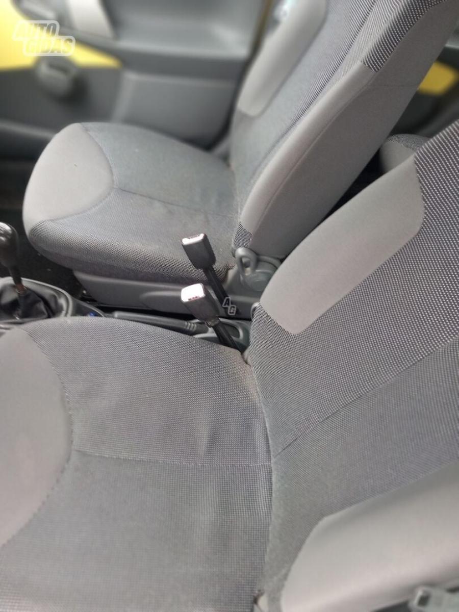Peugeot 107 2005 in Ukmerge, with an engine capacity of 1.00 L and mileage of 240 thousand km for 999 €, photo 7 on AUTOMOTO.COM.LV