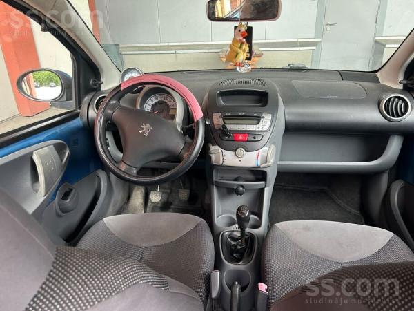 Peugeot 107 2006 in Riga, with an engine capacity of 1.00 L and mileage of 162 thousand km for 1350 €, photo 3 on AUTOMOTO.COM.LV