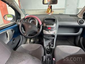 Peugeot 107 2006 Rīga, ar dzinēja tilpumu 1.00 L un nobraukumu 162 tūkst. km par 1350 €, foto 4 vietnē AUTOMOTO.COM.LV