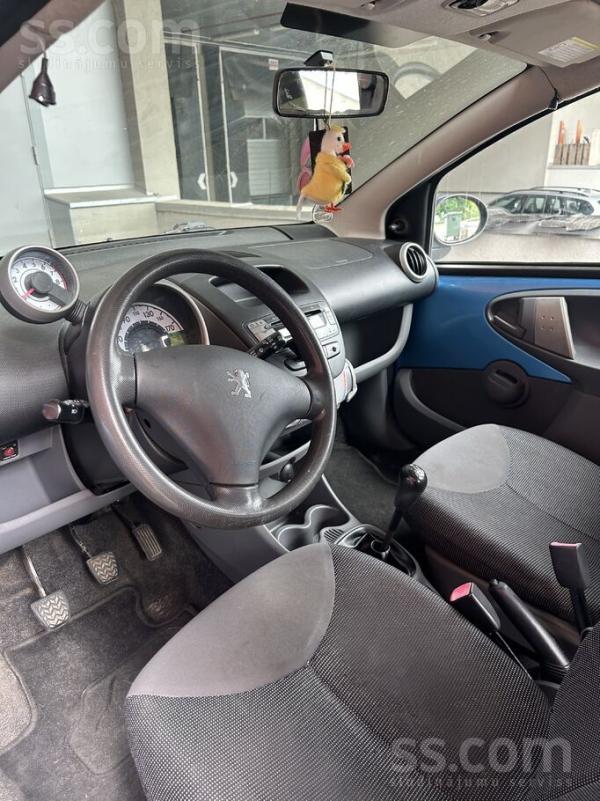 Peugeot 107 2006 in Riga, with an engine capacity of 1.00 L and mileage of 160 thousand km for 1500 €, photo 4 on AUTOMOTO.COM.LV
