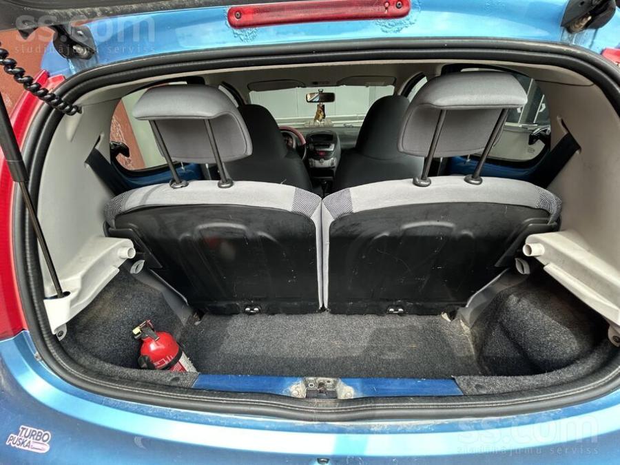 Peugeot 107 2006 Rīga, ar dzinēja tilpumu 1.00 L un nobraukumu 160 tūkst. km par 1500 €, foto 7 vietnē AUTOMOTO.COM.LV