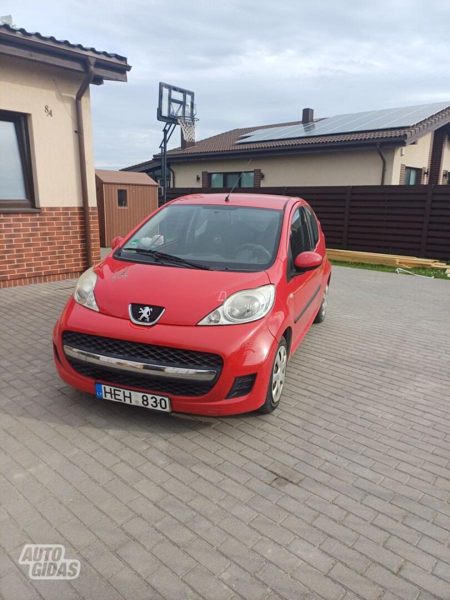 Peugeot 107 2010 in Klaipeda, with an engine capacity of 1.00 L and mileage of 124 thousand km for 950 €, photo 1 on AUTOMOTO.COM.LV
