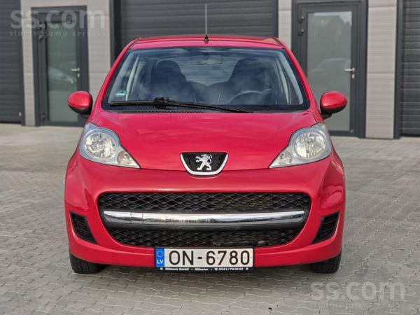 Peugeot 107 2010 Liepāja vietnē Sarkans Peugeot 107 2010 Liepāja, ar dzinēja tilpumu 1.00 L un nobraukumu 68 tūkst. km par 2990 €, foto 4 vietnē AUTOMOTO.COM.LV