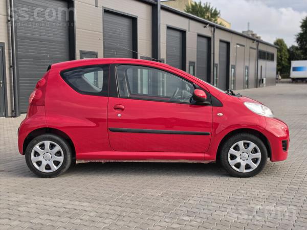 Peugeot 107 2010 Liepāja vietnē Sarkans Peugeot 107 2010 Liepāja, ar dzinēja tilpumu 1.00 L un nobraukumu 68 tūkst. km par 2990 €, foto 6 vietnē AUTOMOTO.COM.LV