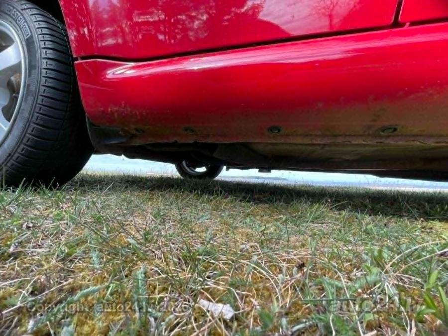 Sarkans Peugeot 107 2006 Tallina, ar dzinēja tilpumu 1.00 L un nobraukumu 131 tūkst. km par 1860 €, foto 11 vietnē AUTOMOTO.COM.LV