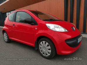 Sarkans Peugeot 107 2006 Tartu, ar dzinēja tilpumu 1.00 L un nobraukumu 210 tūkst. km par 950 €, foto  vietnē AUTOMOTO.COM.LV