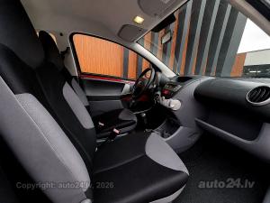 Red Peugeot 107 2006 in Tartu, with an engine capacity of 1.00 L and mileage of 210 thousand km for 950 €, photo 6 on AUTOMOTO.COM.LV