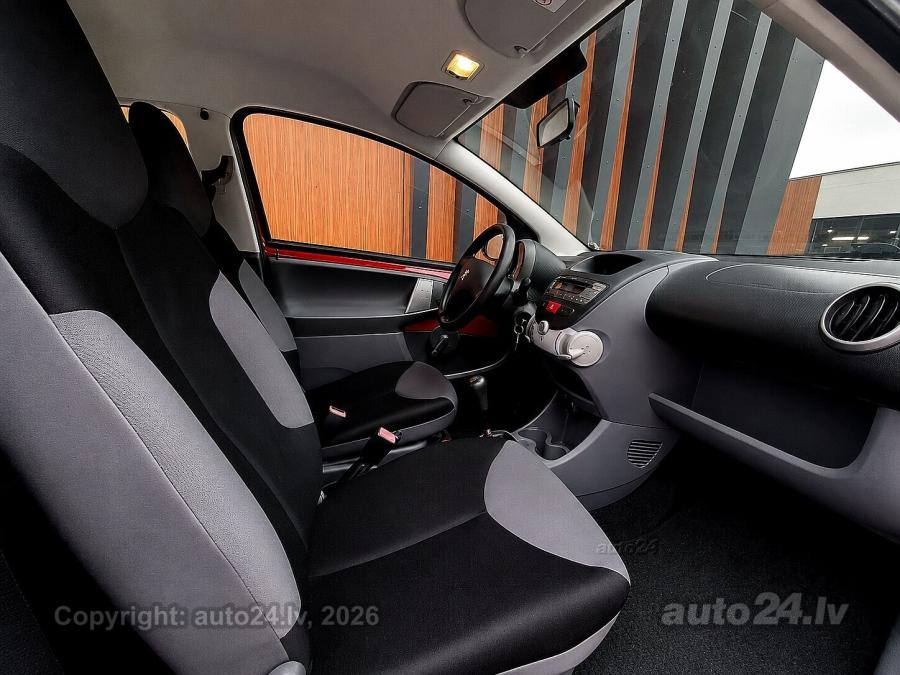 Red Peugeot 107 2006 in Tartu, with an engine capacity of 1.00 L and mileage of 210 thousand km for 950 €, photo 6 on AUTOMOTO.COM.LV