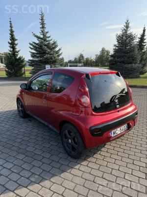 Sarkans Peugeot 107 2006 Jelgava, ar dzinēja tilpumu 1.00 L un nobraukumu 340 tūkst. km par 925 €, foto 5 vietnē AUTOMOTO.COM.LV