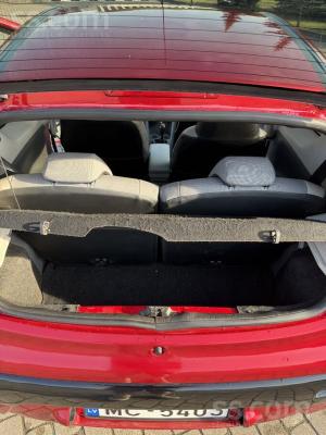 Sarkans Peugeot 107 2006 Jelgava, ar dzinēja tilpumu 1.00 L un nobraukumu 340 tūkst. km par 925 €, foto 11 vietnē AUTOMOTO.COM.LV