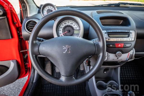 Red Peugeot 107 2006 in Riga, with an engine capacity of 1.00 L and mileage of 0 thousand km for 1750 €, photo 7 on AUTOMOTO.COM.LV