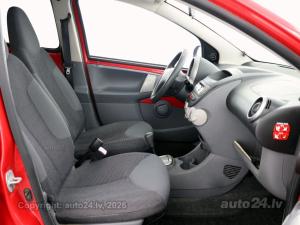 Red Peugeot 107 2007 in Tallinn, with an engine capacity of 1.00 L and mileage of 199 thousand km for 1299 €, photo 6 on AUTOMOTO.COM.LV