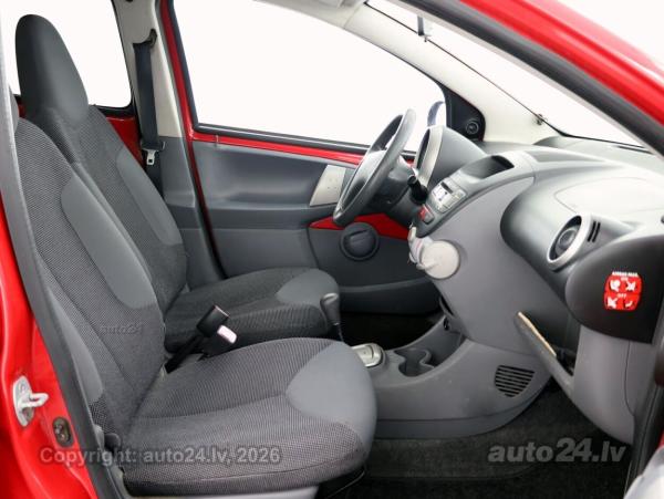 Sarkans Peugeot 107 2007 Tallina, ar dzinēja tilpumu 1.00 L un nobraukumu 199 tūkst. km par 1299 €, foto 6 vietnē AUTOMOTO.COM.LV