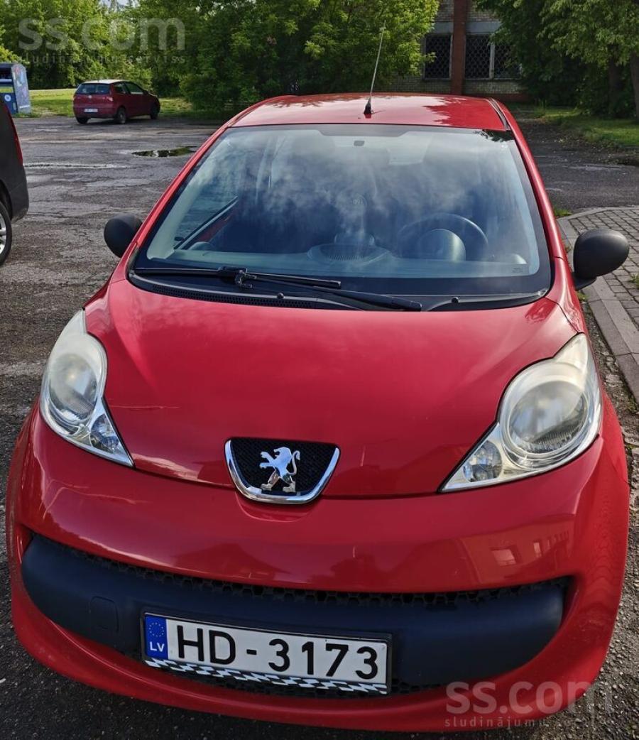 Sarkans Peugeot 107 2007 Jelgava, ar dzinēja tilpumu 1.00 L un nobraukumu 119 tūkst. km par 1100 €, foto 1 vietnē AUTOMOTO.COM.LV