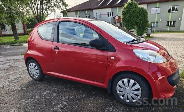 Sarkans Peugeot 107 2007 Jelgava, ar dzinēja tilpumu 1.00 L un nobraukumu 119 tūkst. km par 1100 €, foto 2 vietnē AUTOMOTO.COM.LV