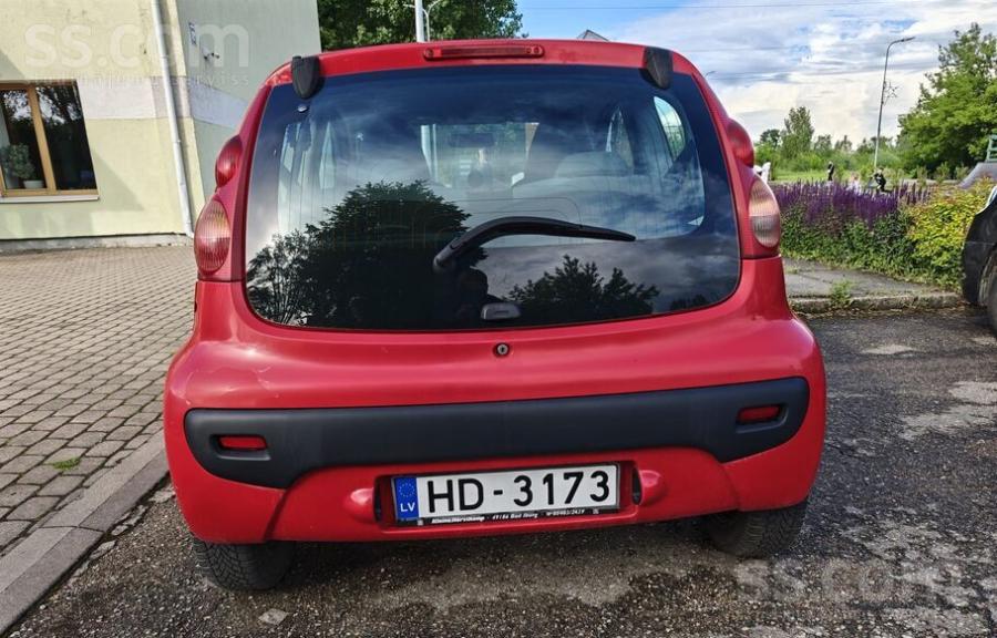 Sarkans Peugeot 107 2007 Jelgava, ar dzinēja tilpumu 1.00 L un nobraukumu 119 tūkst. km par 1100 €, foto 4 vietnē AUTOMOTO.COM.LV