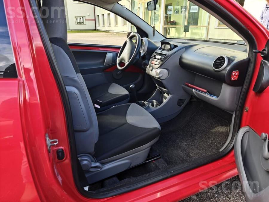 Sarkans Peugeot 107 2007 Jelgava, ar dzinēja tilpumu 1.00 L un nobraukumu 119 tūkst. km par 1100 €, foto 5 vietnē AUTOMOTO.COM.LV