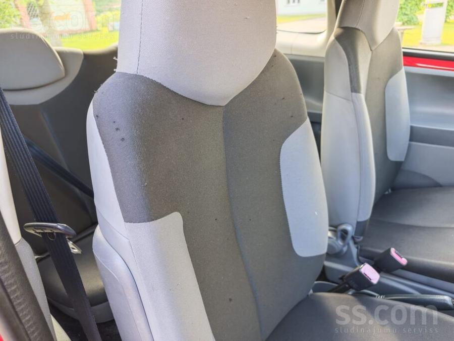 Sarkans Peugeot 107 2007 Jelgava, ar dzinēja tilpumu 1.00 L un nobraukumu 119 tūkst. km par 1100 €, foto 6 vietnē AUTOMOTO.COM.LV