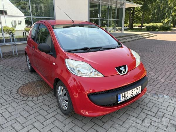 Красный Пежо 107 2007 в Елгава, объемом двигателя 1.00 л и пробегом 119 тыс. км за 1250 €, фото 1 на AUTOMOTO.COM.LV