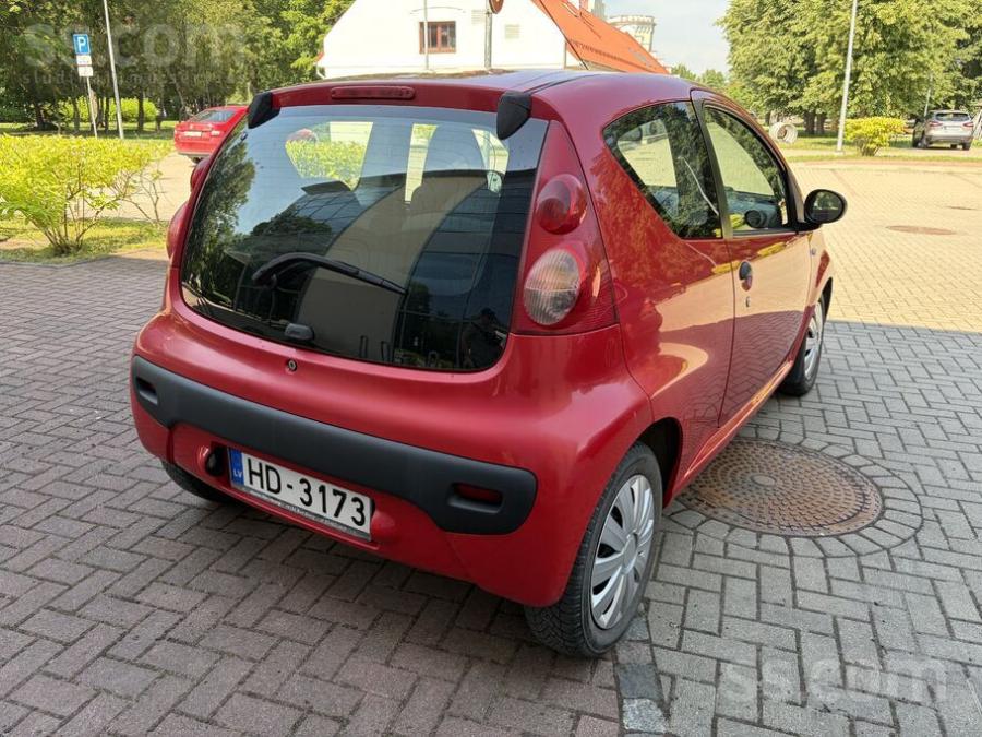 Красный Пежо 107 2007 в Елгава, объемом двигателя 1.00 л и пробегом 119 тыс. км за 1250 €, фото 4 на AUTOMOTO.COM.LV