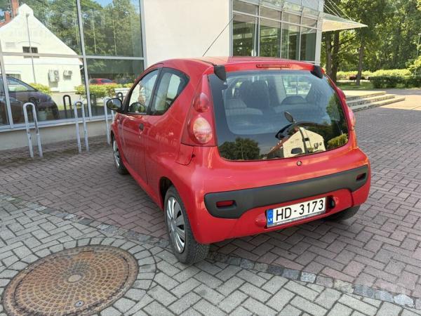 Красный Пежо 107 2007 в Елгава, объемом двигателя 1.00 л и пробегом 119 тыс. км за 1250 €, фото 4 на AUTOMOTO.COM.LV