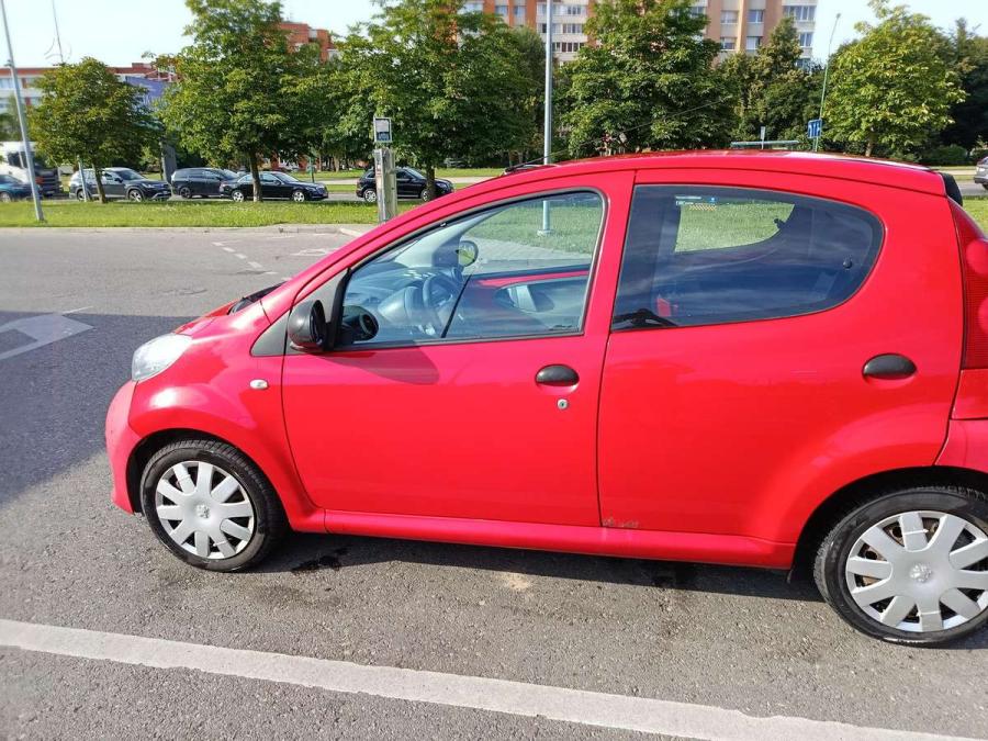 Sarkans Peugeot 107 2008 Klaipėda, ar dzinēja tilpumu 1.00 L un nobraukumu 197 tūkst. km par 1300 €, foto 3 vietnē AUTOMOTO.COM.LV