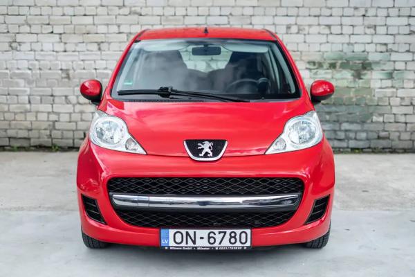 Sarkans Peugeot 107 2010 Liepāja, ar dzinēja tilpumu 1.00 L un nobraukumu 68 tūkst. km par 2700 €, foto 6 vietnē AUTOMOTO.COM.LV