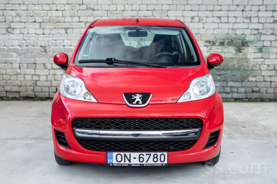 Sarkans Peugeot 107 2010 Liepāja, ar dzinēja tilpumu 1.00 L un nobraukumu 68 tūkst. km par 2700 €, foto 3 vietnē AUTOMOTO.COM.LV