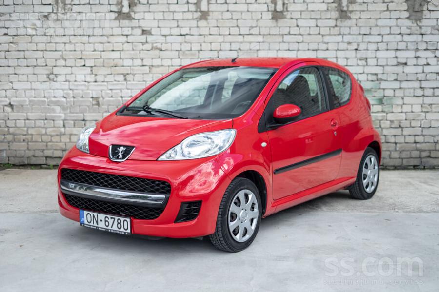 Sarkans Peugeot 107 2010 Liepāja, ar dzinēja tilpumu 1.00 L un nobraukumu 68 tūkst. km par 2700 €, foto 4 vietnē AUTOMOTO.COM.LV