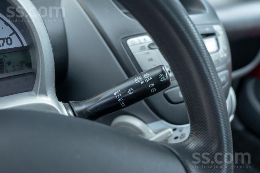 Sarkans Peugeot 107 2010 Liepāja, ar dzinēja tilpumu 1.00 L un nobraukumu 68 tūkst. km par 2700 €, foto 17 vietnē AUTOMOTO.COM.LV