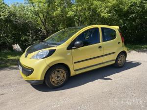 Dzeltens Peugeot 107 2006 Krāslava, ar dzinēja tilpumu 1.00 L un nobraukumu 270 tūkst. km par 1400 €, foto  vietnē AUTOMOTO.COM.LV