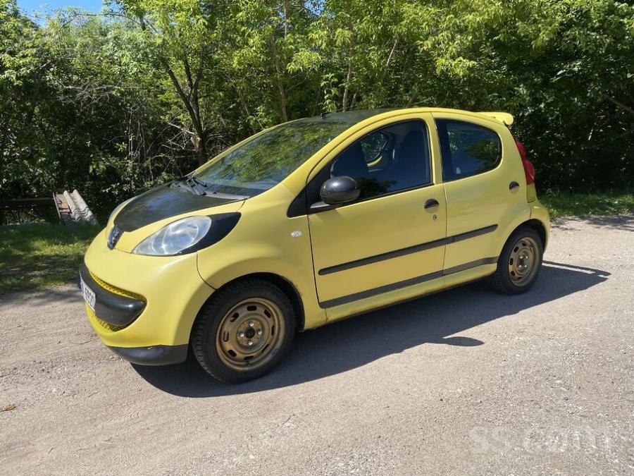 Dzeltens Peugeot 107 2006 Krāslava, ar dzinēja tilpumu 1.00 L un nobraukumu 270 tūkst. km par 1400 €, foto 1 vietnē AUTOMOTO.COM.LV