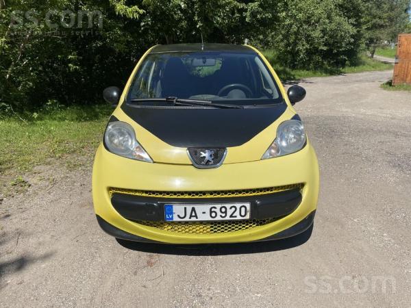 Yellow Peugeot 107 2006 in Kraslava, with an engine capacity of 1.00 L and mileage of 270 thousand km for 1400 €, photo 2 on AUTOMOTO.COM.LV