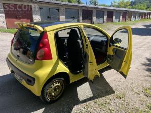 Dzeltens Peugeot 107 2006 Krāslava, ar dzinēja tilpumu 1.00 L un nobraukumu 270 tūkst. km par 1400 €, foto 6 vietnē AUTOMOTO.COM.LV