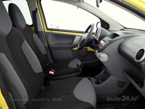 Yellow Peugeot 107 2008 in Tallinn, with an engine capacity of 1.00 L and mileage of 224 thousand km for 599 €, photo 7 on AUTOMOTO.COM.LV