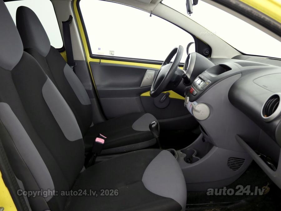 Yellow Peugeot 107 2008 in Tallinn, with an engine capacity of 1.00 L and mileage of 224 thousand km for 599 €, photo 7 on AUTOMOTO.COM.LV