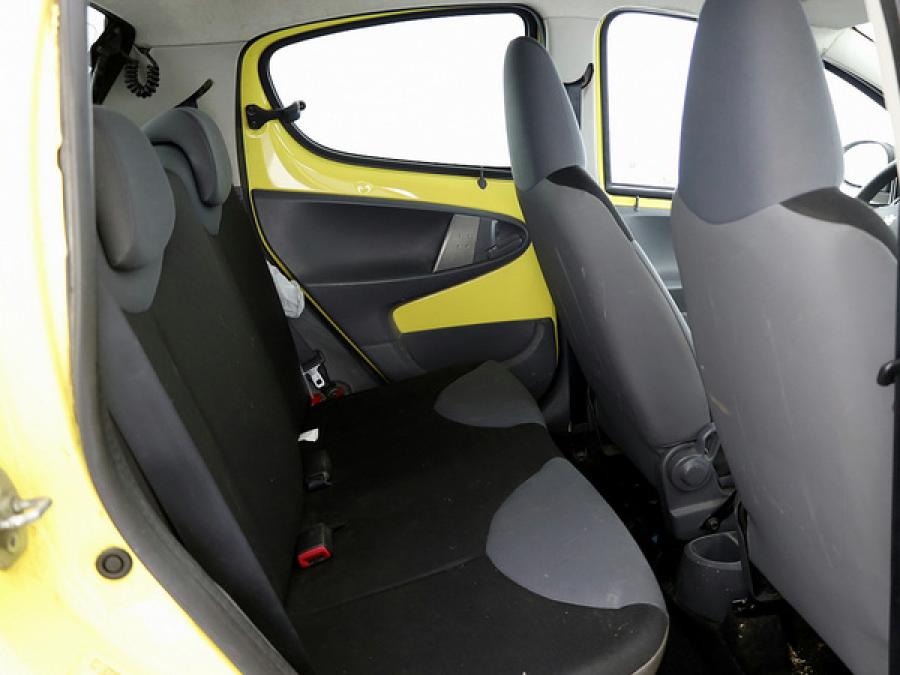 Dzeltens Peugeot 107 2008 Tallina, ar dzinēja tilpumu 1.00 L un nobraukumu 224 tūkst. km par 399 €, foto 8 vietnē AUTOMOTO.COM.LV