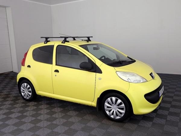 Yellow Peugeot 107 2008 in Tallinn, with an engine capacity of 1.00 L and mileage of 224 thousand km for 399 €, photo 8 on AUTOMOTO.COM.LV