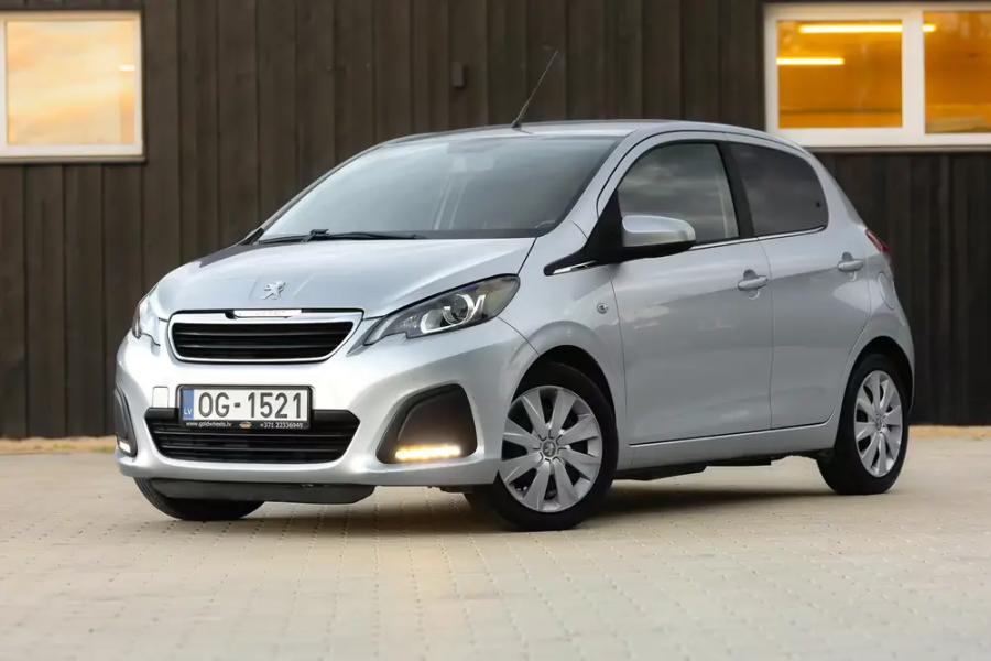 Grey Peugeot 108 2016 in Jelgava, with an engine capacity of 1.00 L and mileage of 39 thousand km for 3900 €, photo 1 on AUTOMOTO.COM.LV