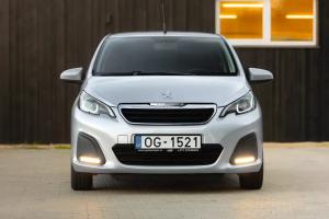 Grey Peugeot 108 2016 in Jelgava, with an engine capacity of 1.00 L and mileage of 39 thousand km for 3900 €, photo 4 on AUTOMOTO.COM.LV