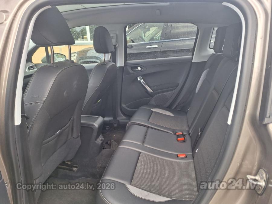 Beige Peugeot 2008 2017 in Tallinn, with an engine capacity of 1.60 L and mileage of 218 thousand km for 2300 €, photo 8 on AUTOMOTO.COM.LV