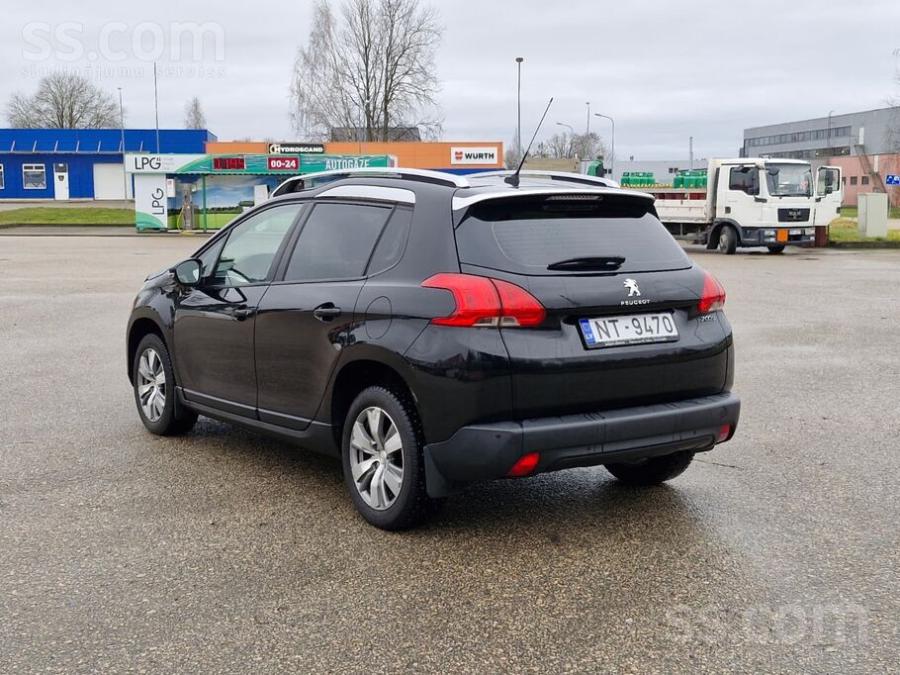 Melns Peugeot 2008 2013 Valmiera, ar dzinēja tilpumu 1.20 L un nobraukumu 195 tūkst. km par 5500 €, foto 3 vietnē AUTOMOTO.COM.LV