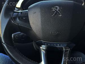 Melns Peugeot 2008 2013 Rēzekne, ar dzinēja tilpumu 1.20 L un nobraukumu 174 tūkst. km par 3500 €, foto 8 vietnē AUTOMOTO.COM.LV