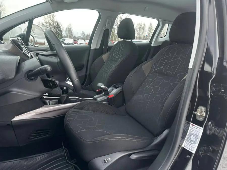 Black Peugeot 2008 2013 in Jelgava, with an engine capacity of 1.20 L and mileage of 142 thousand km for 5350 €, photo 8 on AUTOMOTO.COM.LV