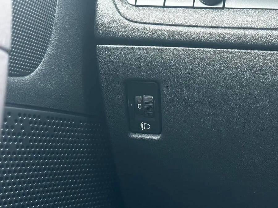 Black Peugeot 2008 2013 in Jelgava, with an engine capacity of 1.20 L and mileage of 142 thousand km for 5350 €, photo 18 on AUTOMOTO.COM.LV