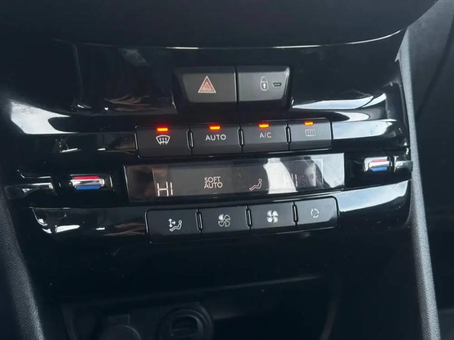 Black Peugeot 2008 2013 in Jelgava, with an engine capacity of 1.20 L and mileage of 142 thousand km for 5350 €, photo 24 on AUTOMOTO.COM.LV